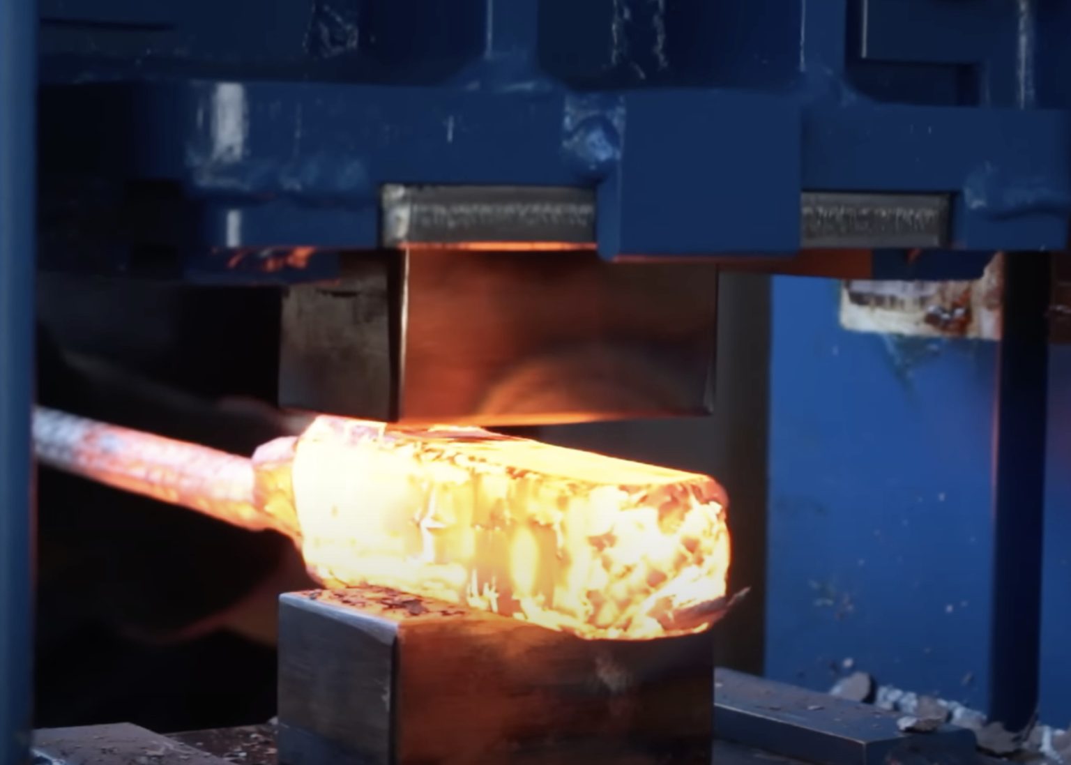 Quick Guide: How to Forge Damascus Patterns; Techniques, FAQs, and In ...
